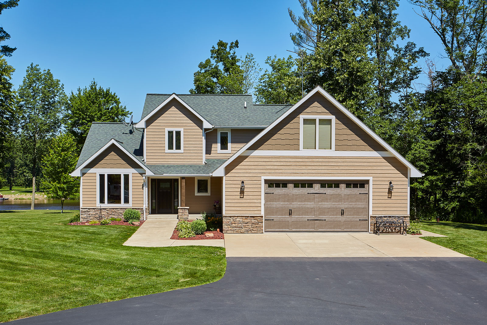 Board & Batten Vertical Siding | Engineered Wood Panels | Diamond Kote ...