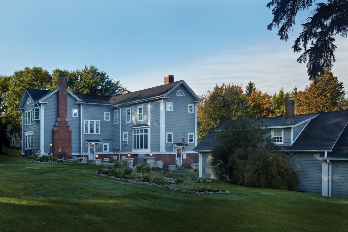 Historic East Hill Charmer Back View - Diamond Kote® Siding System